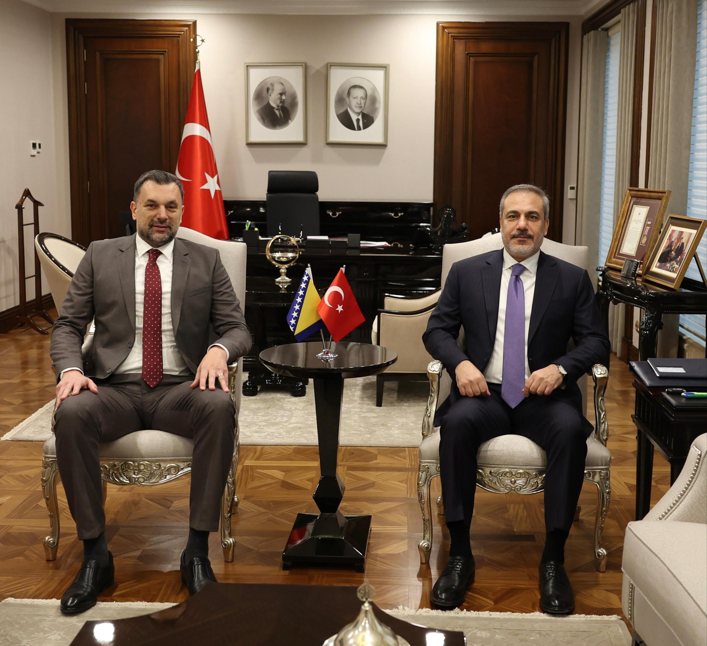 Sayın Bakanımızın Bosna-Hersek Dışişleri Bakanı Elmedin Konakoviç ile ...