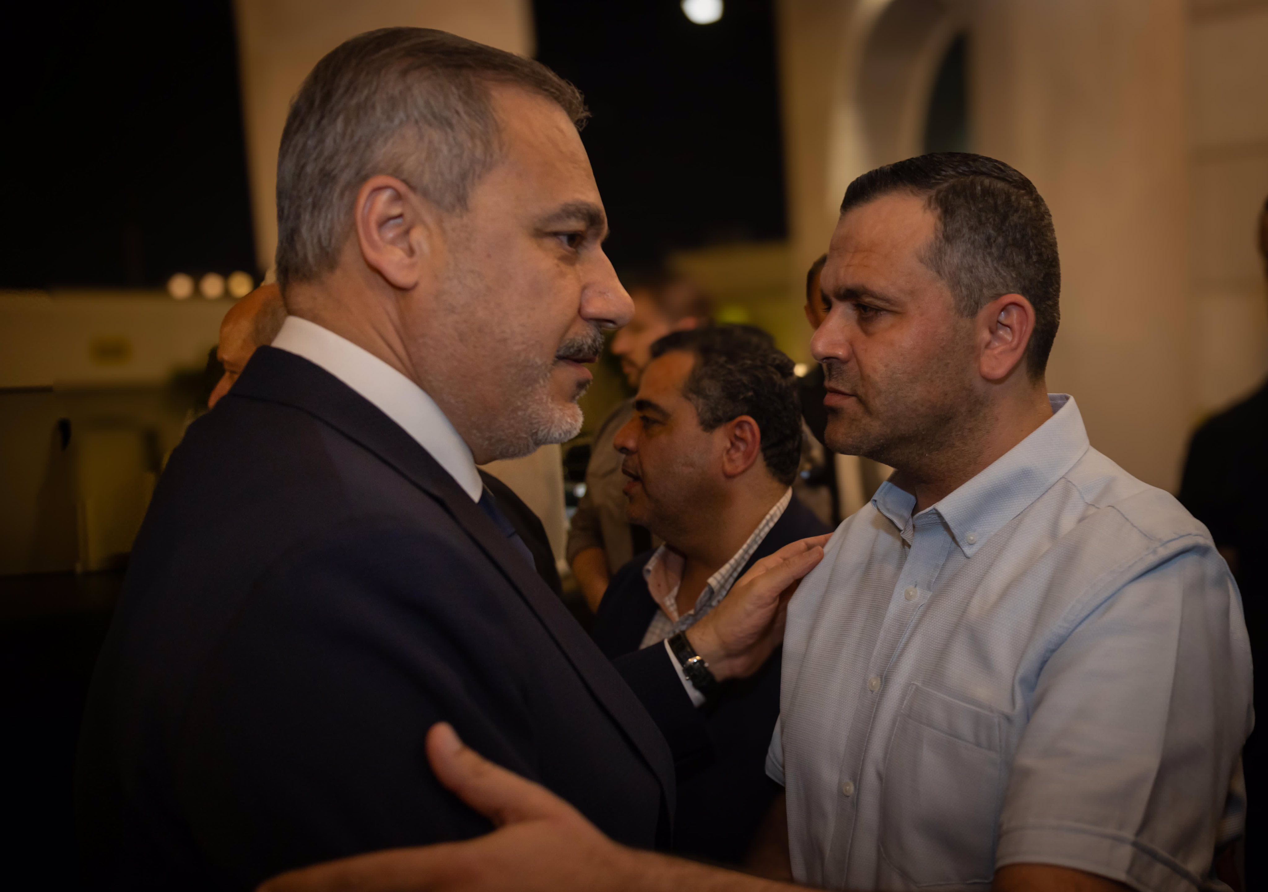 El Ministro de Asuntos Exteriores, Hakan Fidan, transmitió sus ...