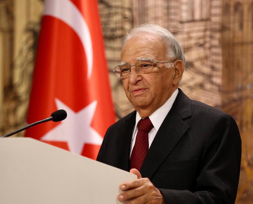 Presentation of the “Distinguished Service Award of the Ministry of ...